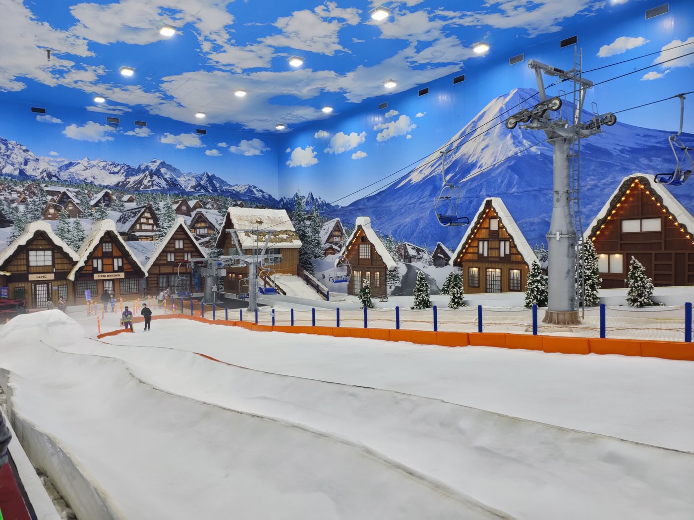 Trans Snow World Bintaro: Destinasi Wisata Salju yang Wajib Dikunjungi ...